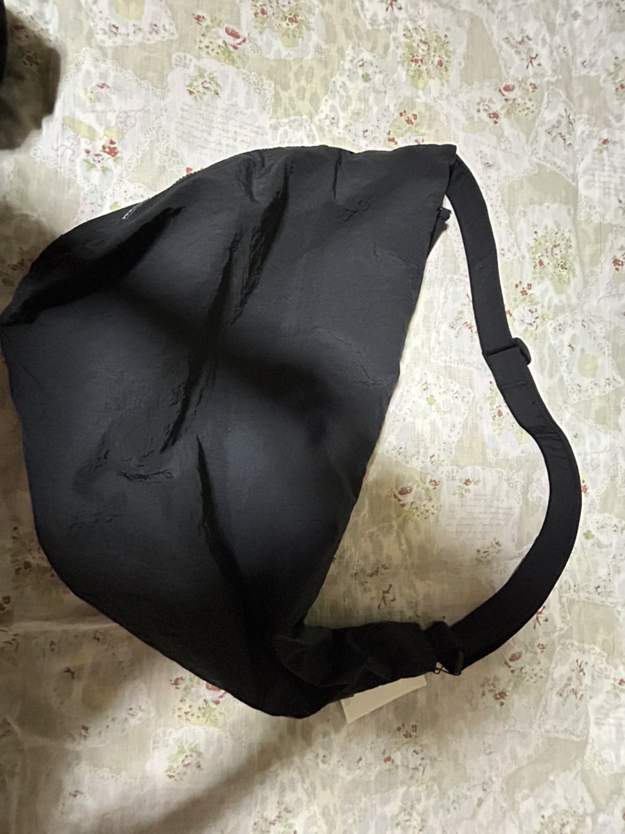 メンズもOK！3COINS（スリーコインズ）撥水加工ショルダーバッグをレビュー – ぽっちゃる